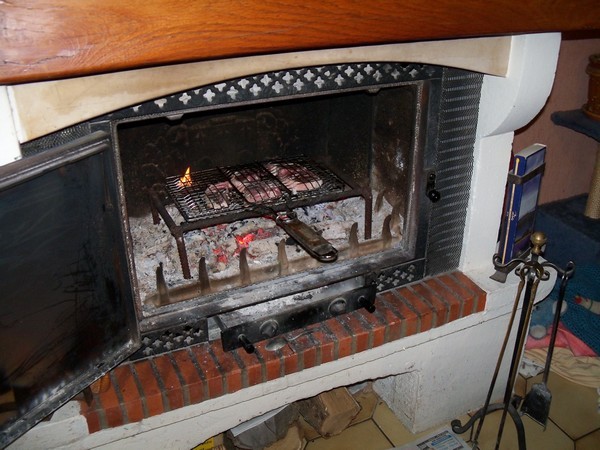 Cheminee insert barbecue